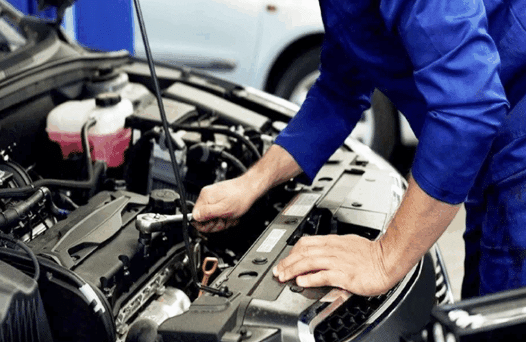 Motor do carro fazendo barulho ao acelerar? Possíveis causas - AutoXP